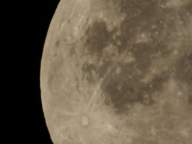 Shoot the Moon - Nikon P1000 Moon Photos | Winging It